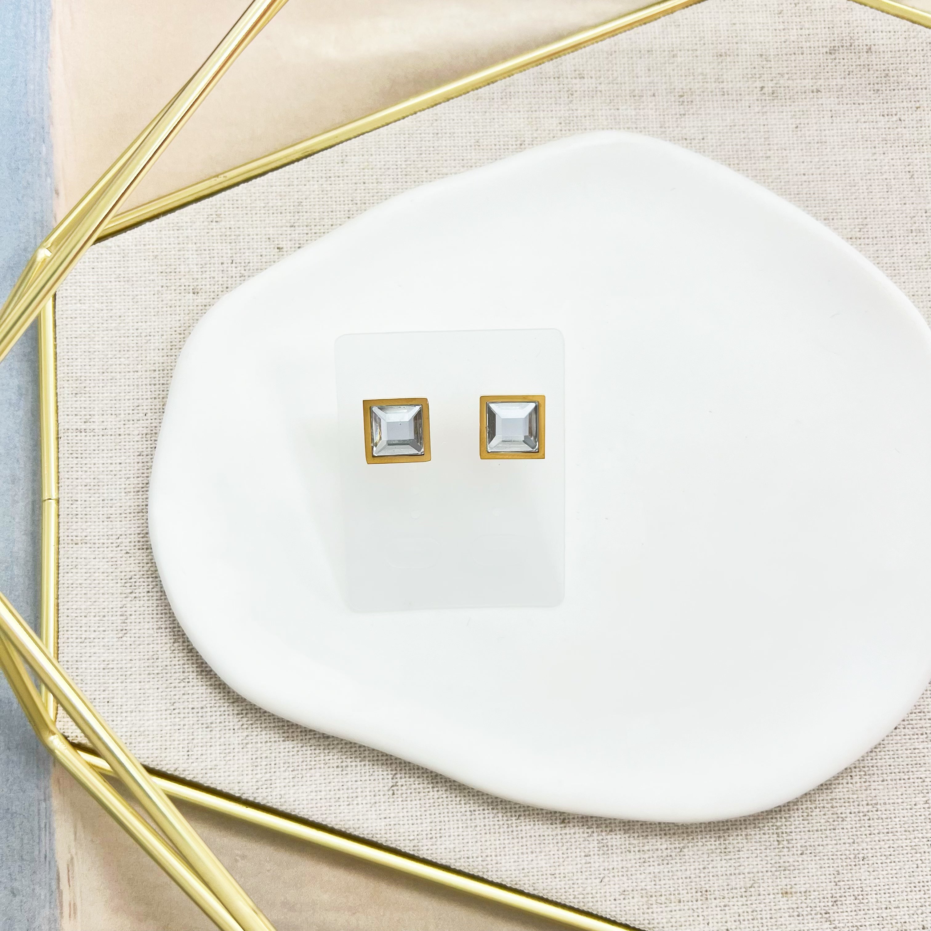 137E-070G GD SQUARE CLEAR ER – Papillon PR