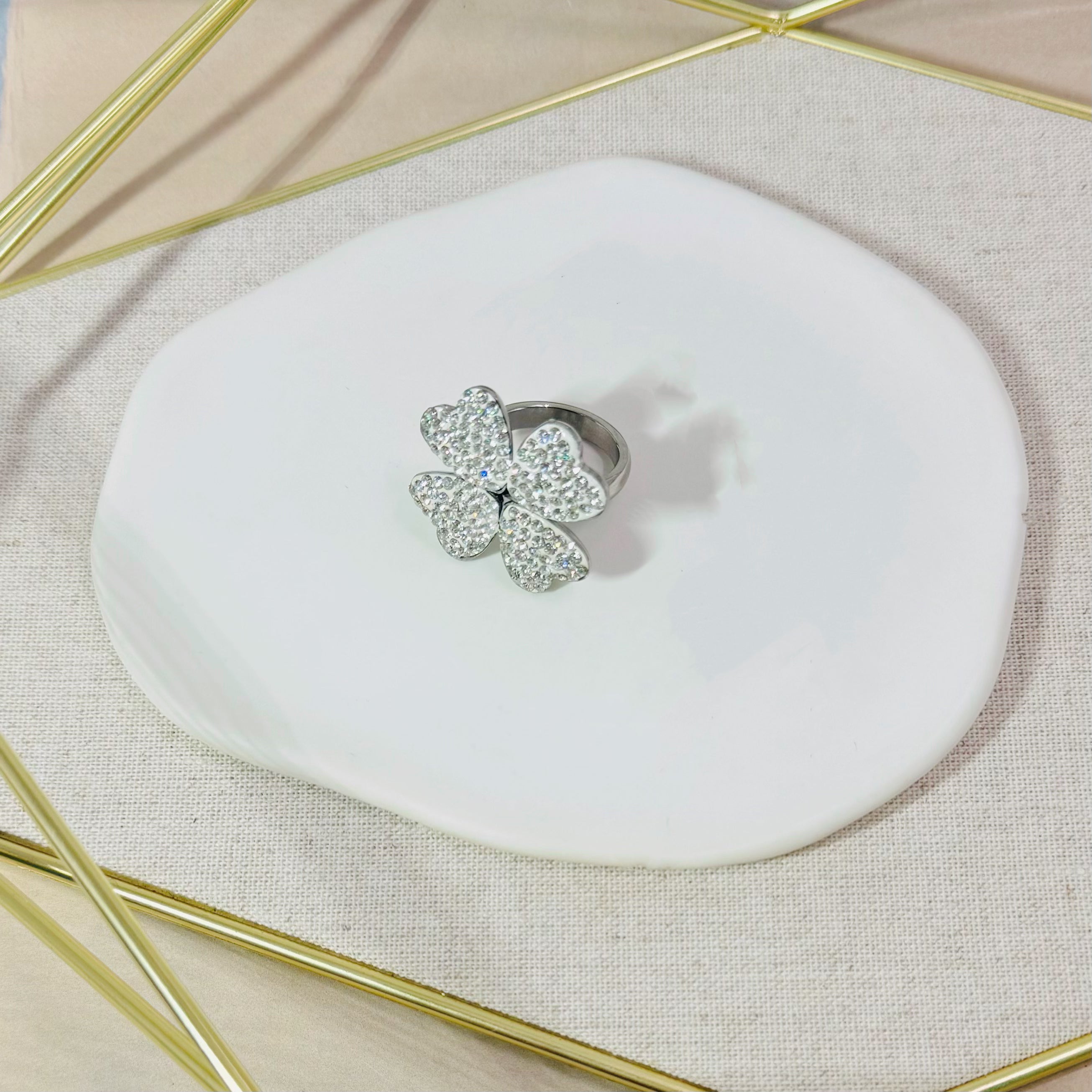 18R-032 – Papillon PR